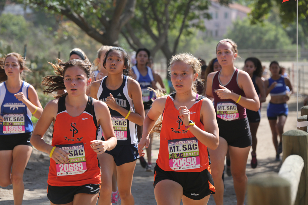 Cross country performs well in Mount SAC Invitational